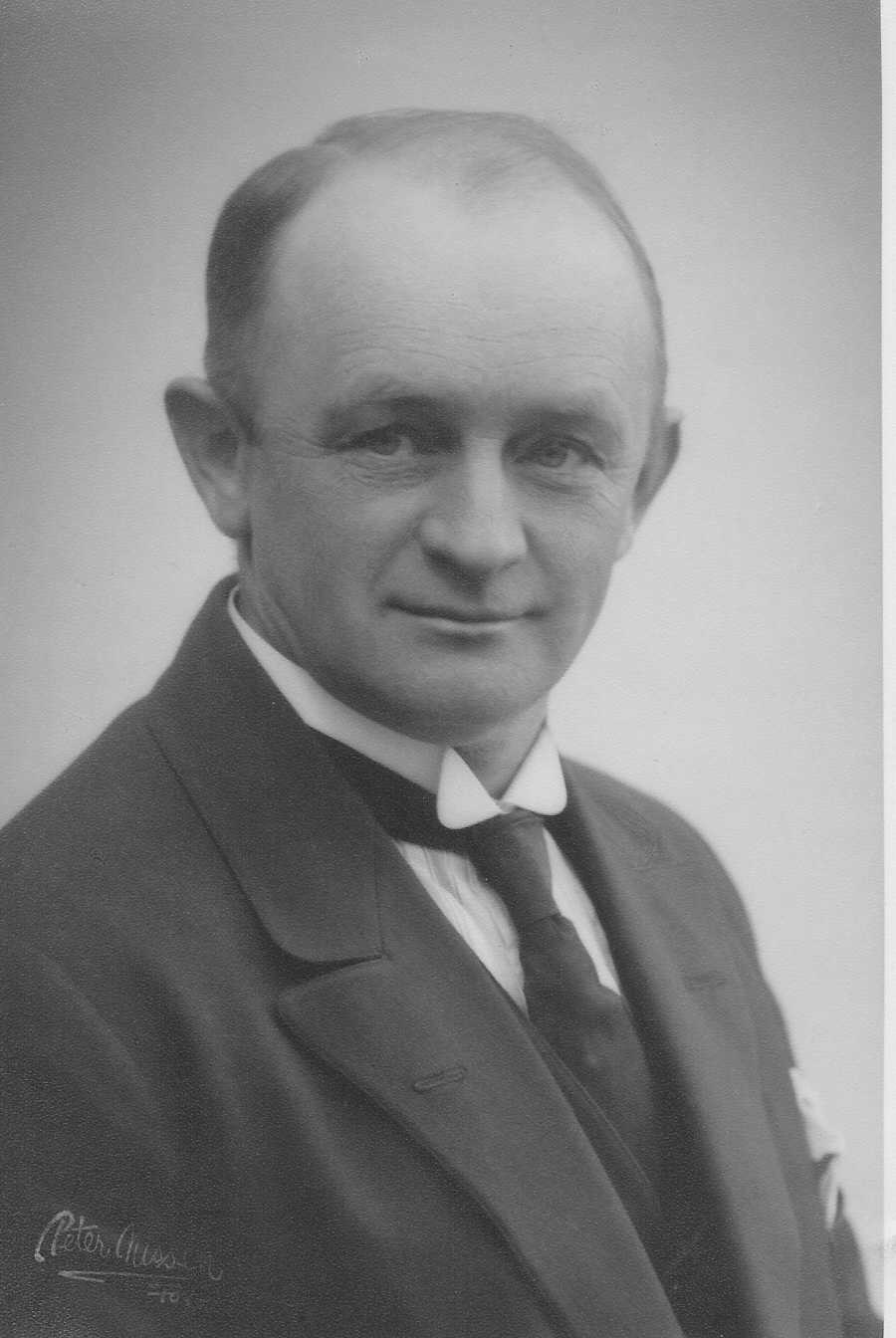 Magnus Emil Larsen [209]